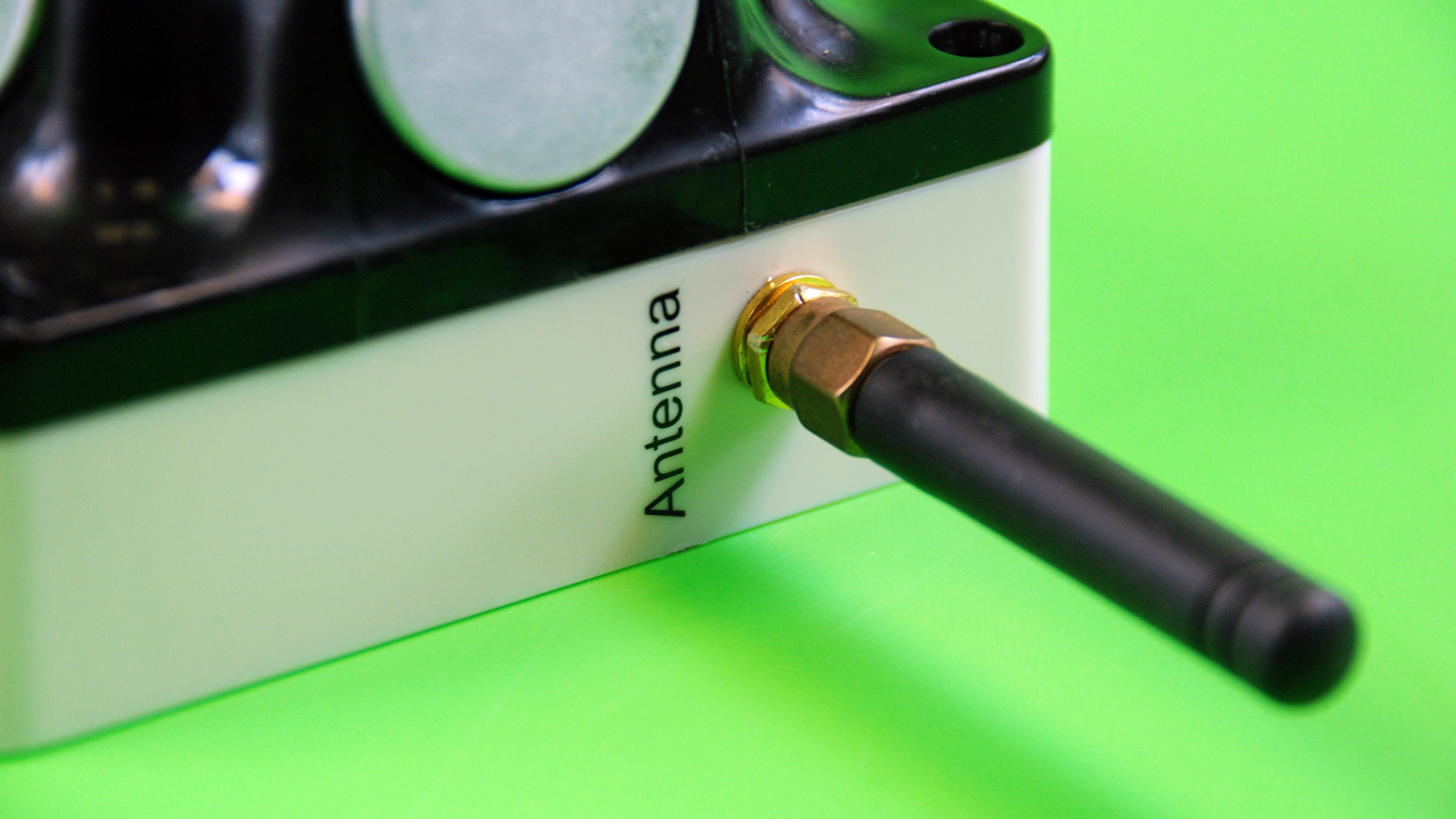 Industrial Super-Beacon Metal-25kHz - Precise (±2cm) Indoor Positioning ...